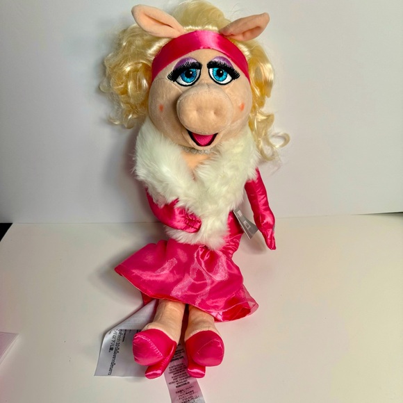 Disney | Toys | Nwt Disney Miss Piggy Plush Toy The Gorgeous Miss Piggy ...